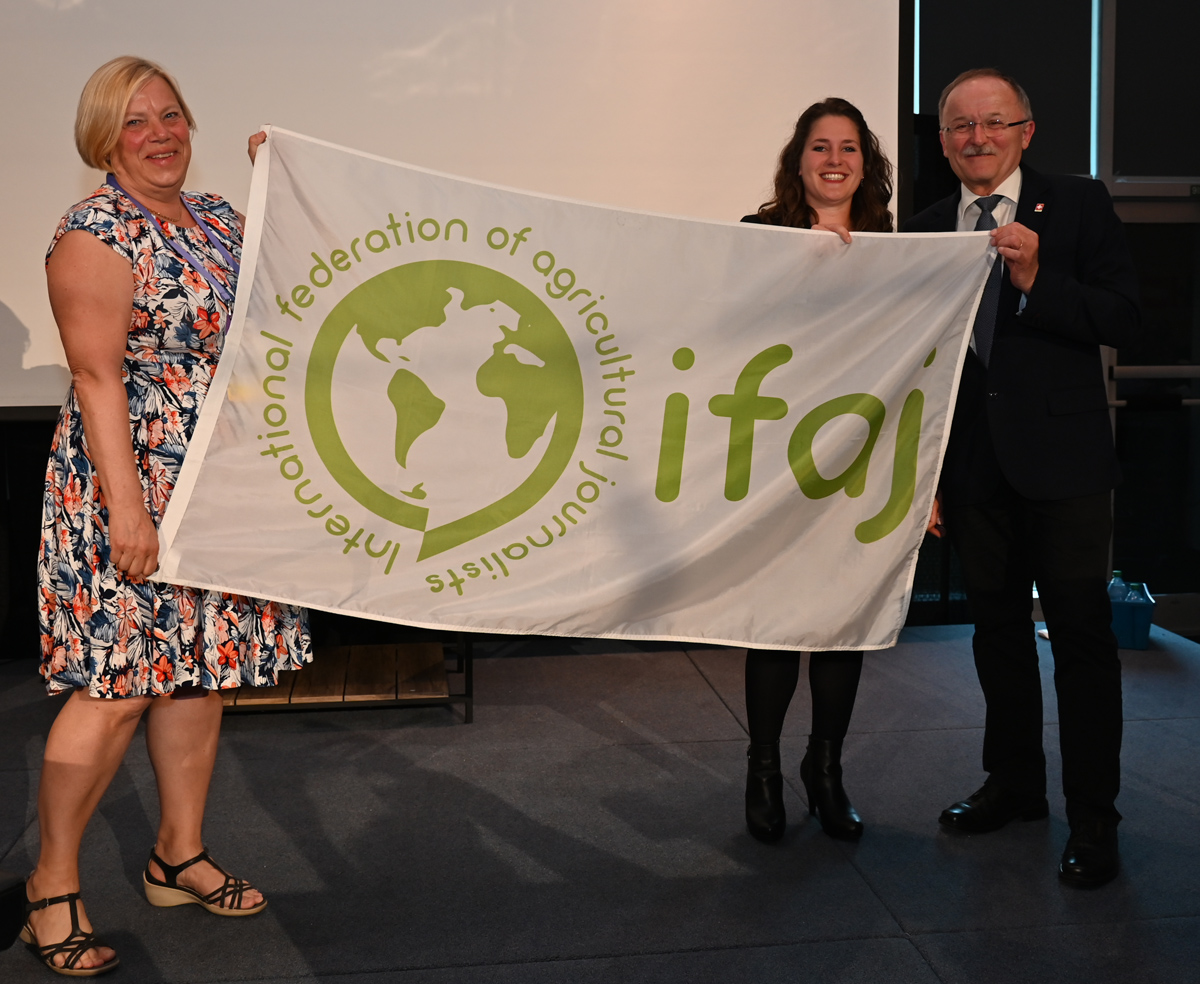 The IFAJ Flag has been passed to Switzerland | AgWired
